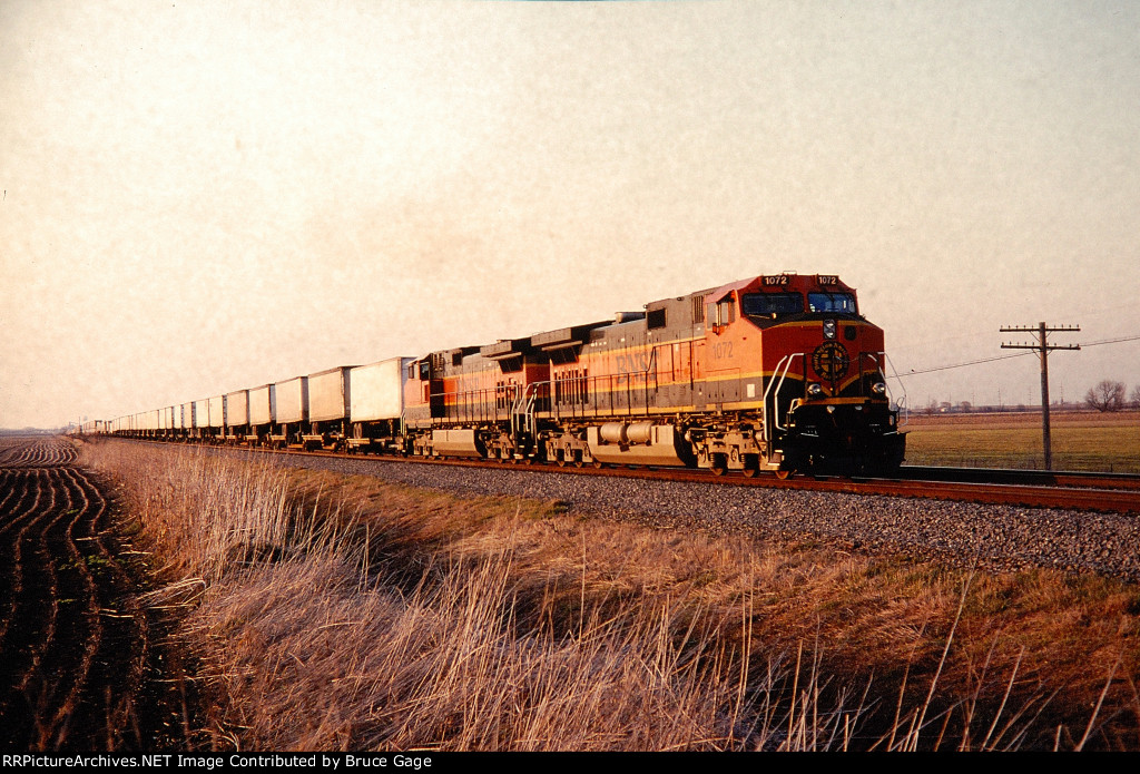 BNSF 1072